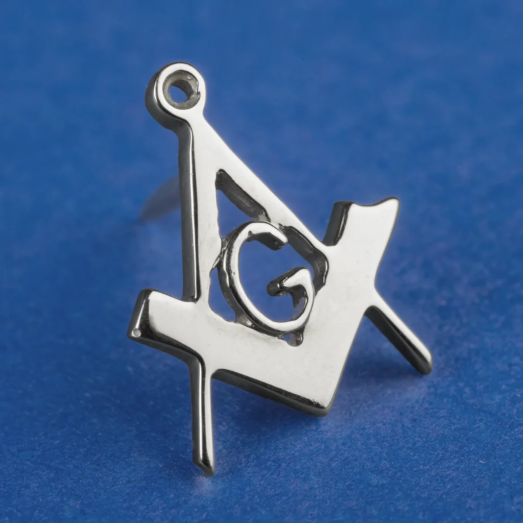 Spilla "Squadra e compasso big stilizzato G" in argento 925/1000 ...